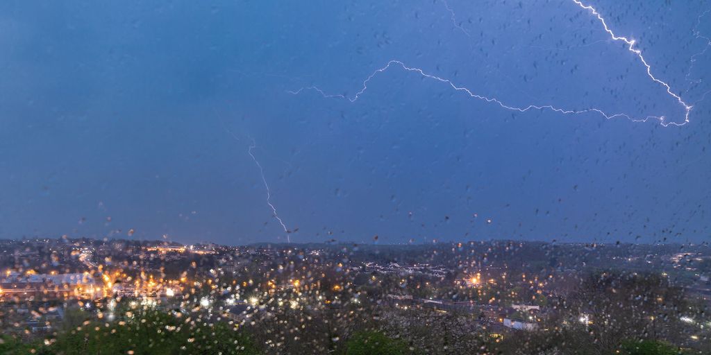 Thunderstorm warning for Saturday ahead of an unsettled weekend - Met ...