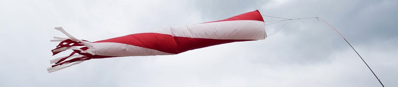 5 tips for staying safe in strong wind - Met Office