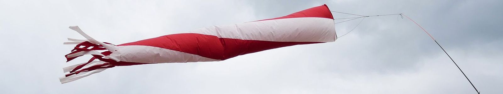 5 tips for staying safe in strong wind - Met Office