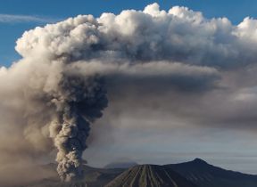 London VAAC: Volcanic ash advisories and graphics - Met Office